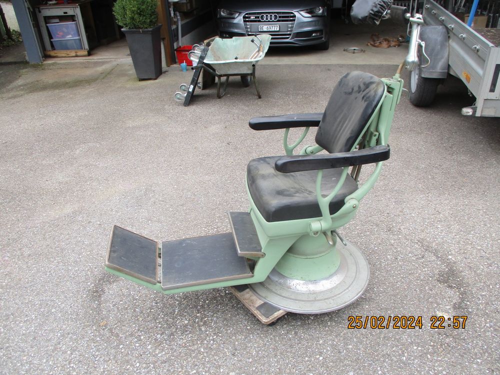 COIFFEUR STUHL FIGARO DENTISTE ZAHNARZT HOCKER SITZ ANTIK (Gebraucht ...