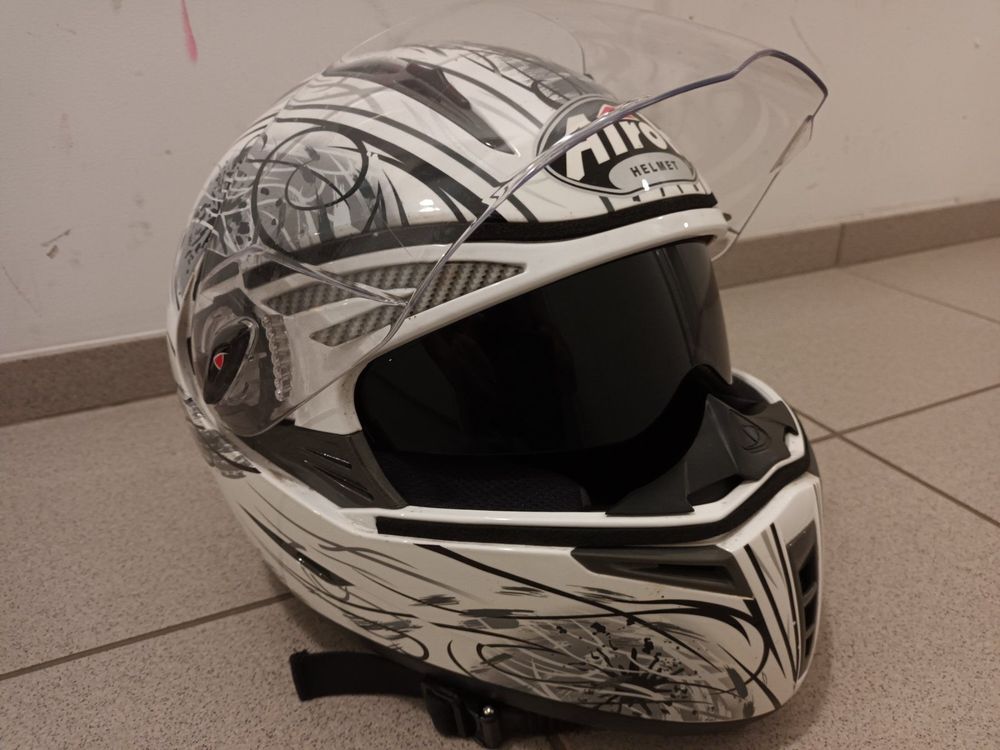 Motorradhelm XL (Gebraucht) in Oberarth für CHF 2 – nur Abholung auf ...