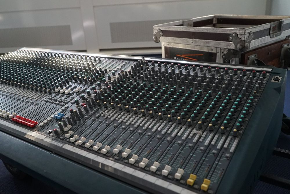 Soundcraft K3 Theatre 40 channel profi mischpult der 90er (Gebraucht ...