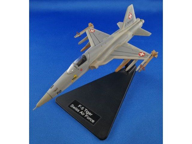 Modell F-5 Tiger Schweizer Luftwaffe Metall 1/100 (Neu und originalverpackt) in Hochfelden für ...