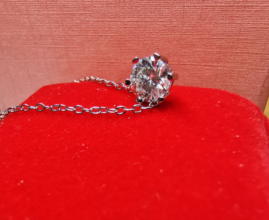 Collier argent S925 avec moissanite 1 ct (Neu und originalverpackt) in Sonceboz-Sombeval für CHF ...