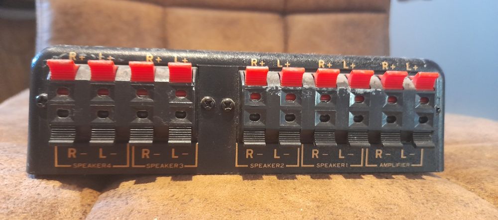 4-Way Speaker Control Centre (Gebraucht) in Herisau für CHF 10 – mit ...