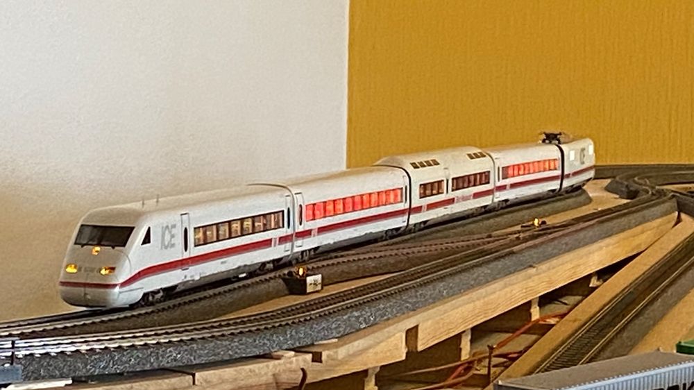 Märklin ICE 1/2 Digital mit neuem HLM/LED + Traktions-Set (Gebraucht ...