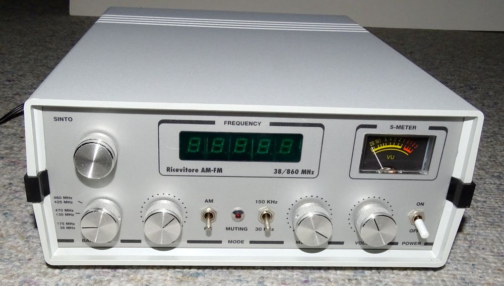 AM-FM-Empfänger 38-860 MHz (Gebraucht) in Frauenfeld für CHF 23 – mit ...