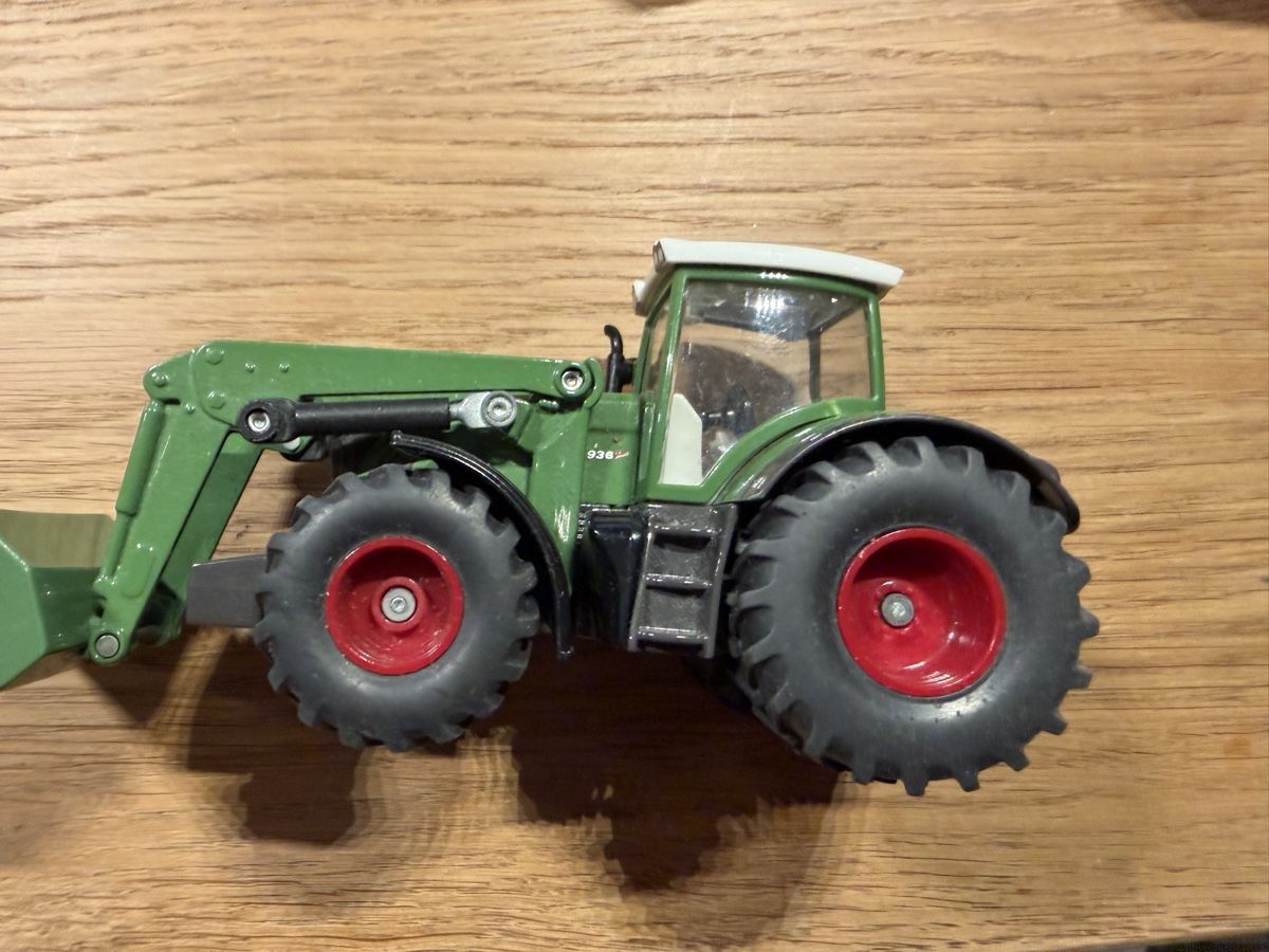 Siku Fendt 936 Vario mit Frontlader, Top Zustand! (Gebraucht) in ...