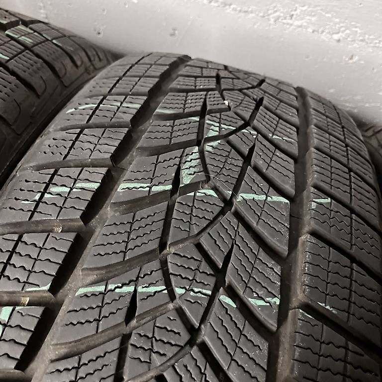 4 x 215 / 50 R 19 Winterpneu Goodyear 7mm (Gebraucht) in Gipf-Oberfrick ...