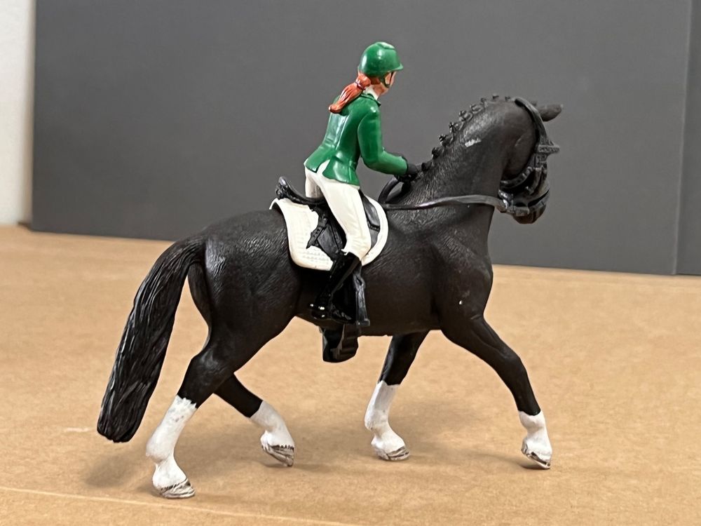 Schleich 42358 Springreiterin Hannoveraner Pferd Reiterin | Kaufen auf ...