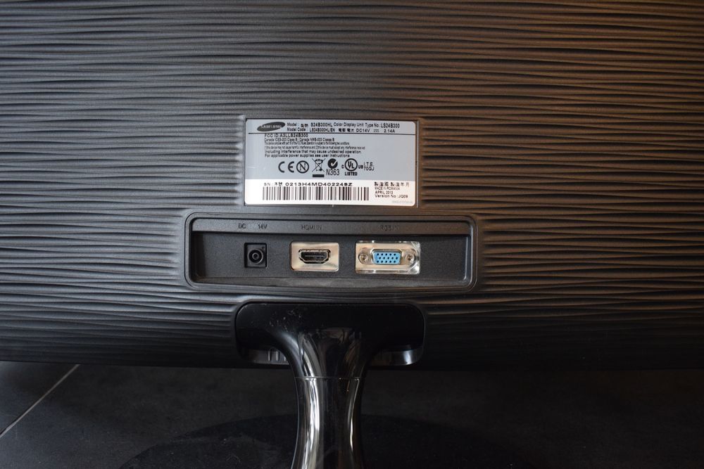 Samsung Bildschirm 24" - SyncMaster S24B300 Monitor (Gebraucht) in ...