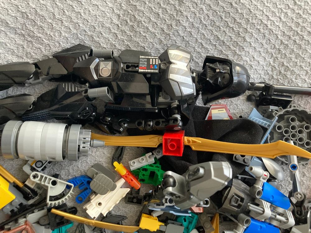 1 Kg Lego Bionicel gross und kleine Teile ab 1 Franken (Gebraucht) in Volketswil für CHF 3 – mit ...