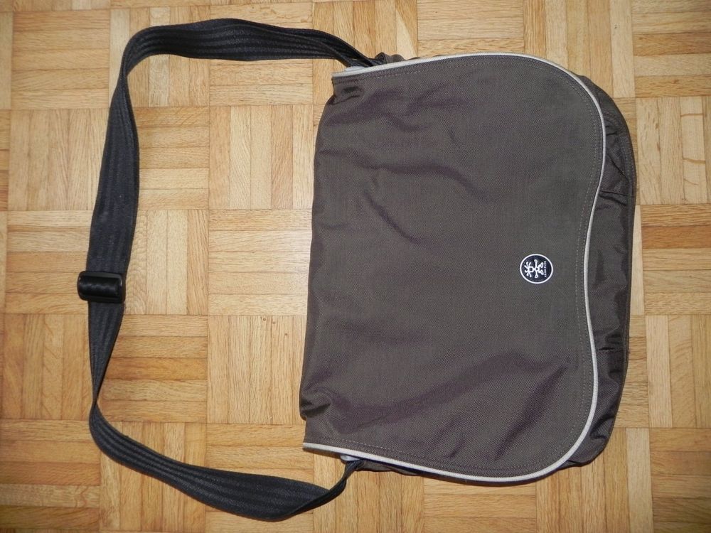 Tasche Crumpler Silver Dig-L Umhängetasche (Gebraucht) in für CHF 12 ...