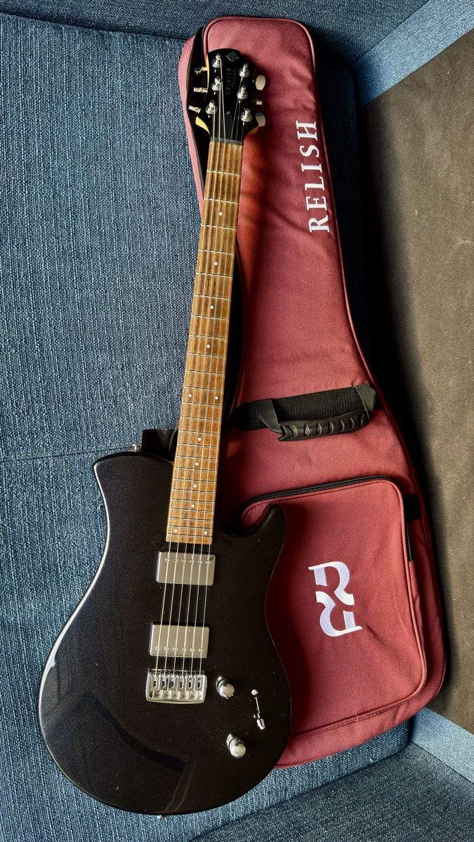 SALE: Relish Guitar Trinity in Metallic Black Gitarre (Neu (gemäss ...