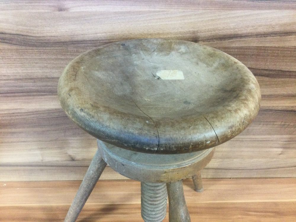 Alter runder Holz Hocker Dreibein-Hocker mit Holzgewinde (Gebraucht) in ...