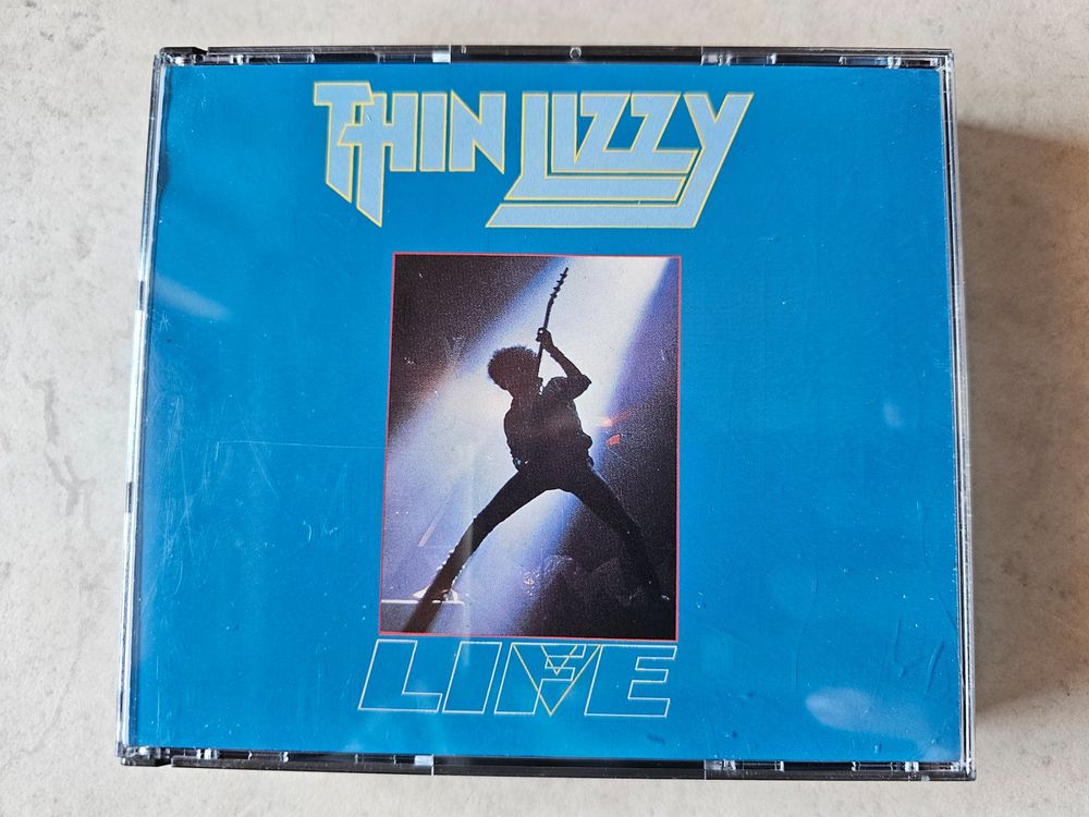 Thin Lizzy - Life / LIVE / 2 CD Box (Gebraucht) in Schneisingen für CHF 7 – mit Lieferung auf ...