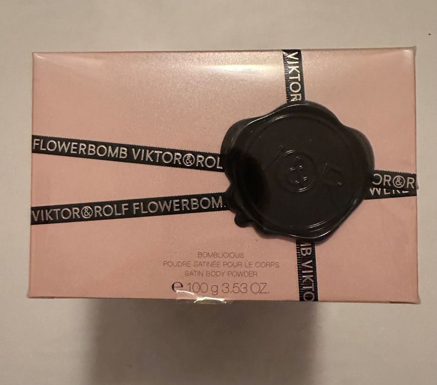 Flowerbomb Viktor & Rolf poudre satinée (Neuf avec emballage d'origine ...