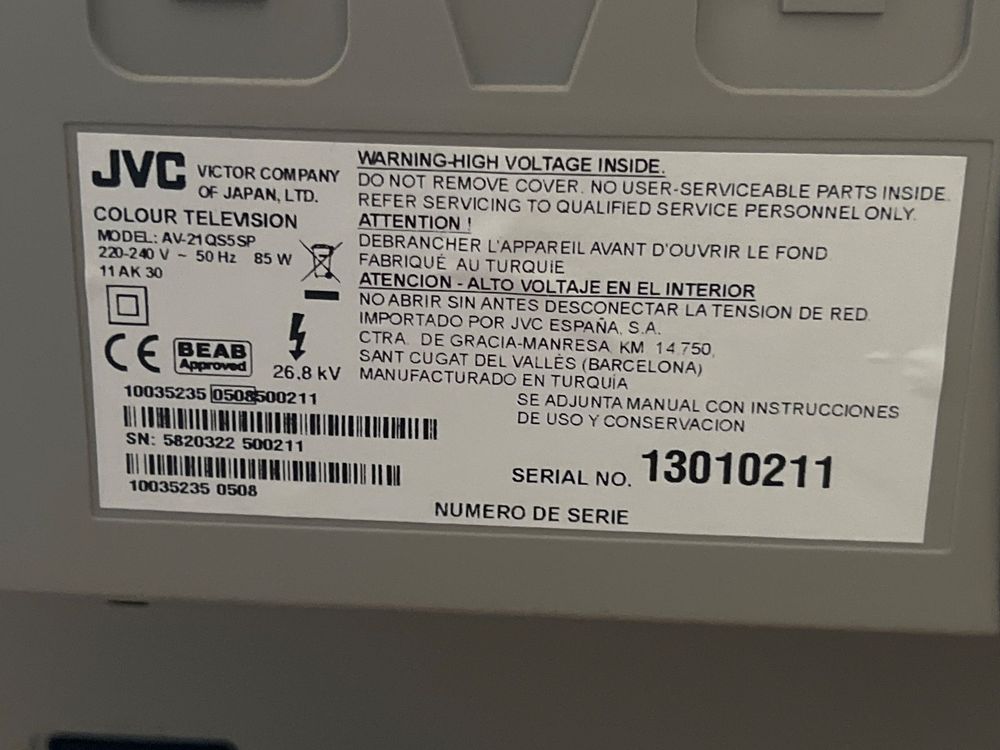 TV JVC Cathodique écran plat + lecteur VHS avec K7 KEN (Gebraucht) in St imier für CHF 69 – nur ...