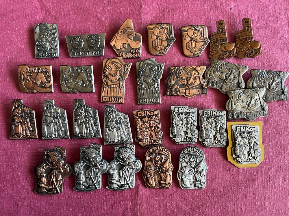 EBIKON Fasnachtsplakettensammlung (Gebraucht) in Itingen für CHF 130 – mit Lieferung auf Ricardo ...