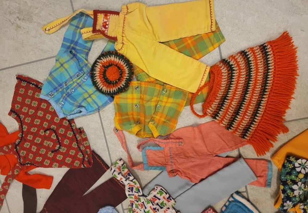 Set Sasha Puppen Kleider (Konfulut) (Gebraucht) in Stüsslingen für CHF ...