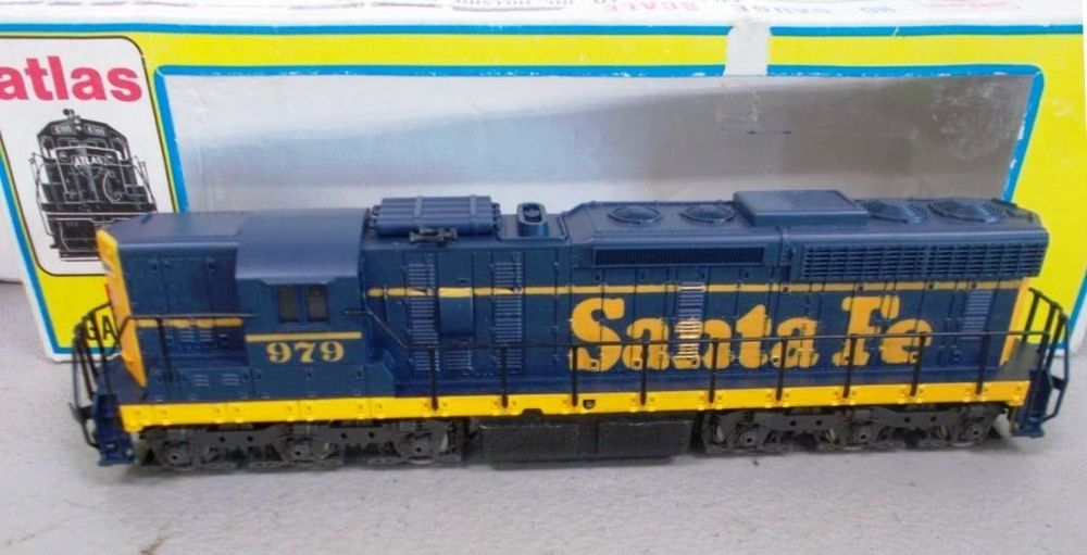 Atlas/Roco 7001 HO Santa Fe SD24 Diesellok, Allrad, in OVP (Neu und ...