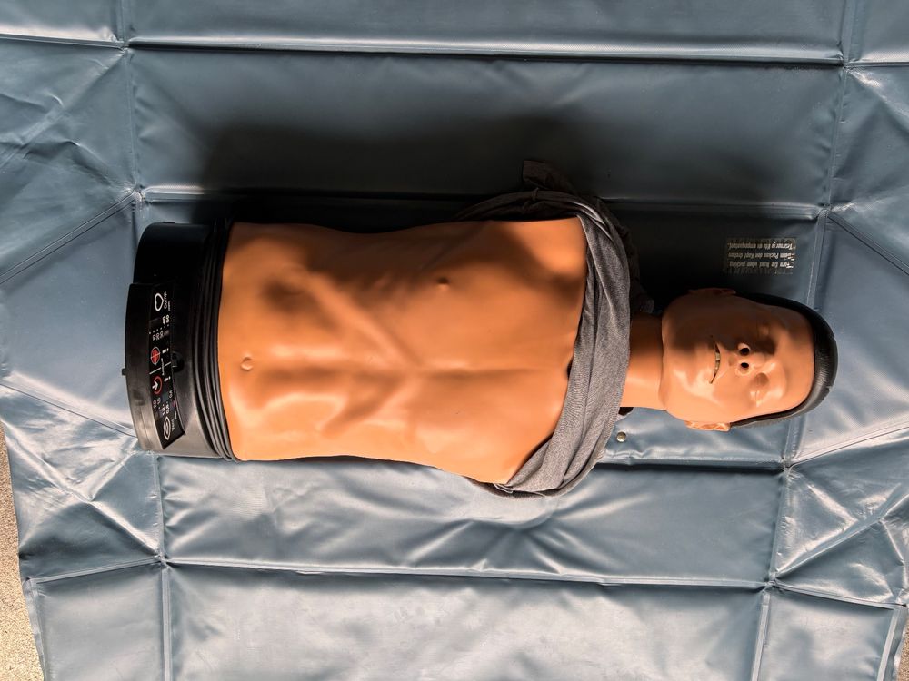 Ambu HLW-Puppe für Reanimationstraining 🏥 (Gebraucht) in Lenzburg für ...