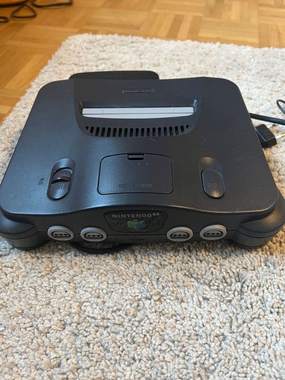 Nintendo 64 Konsole mit 2 Controllern (Gebraucht) in Winkel für CHF 155 ...
