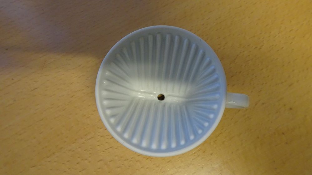 Kleiner Kaffeefilter Melitta 100 aus Keramik fast neu (Neu (gemäss ...