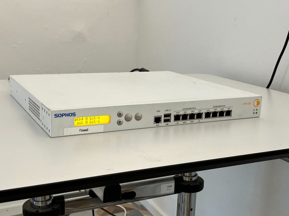 Firewall Sophos UTM 220 rev. 5 (Gebraucht) in Besazio für CHF 50 – mit Lieferung auf Ricardo kaufen