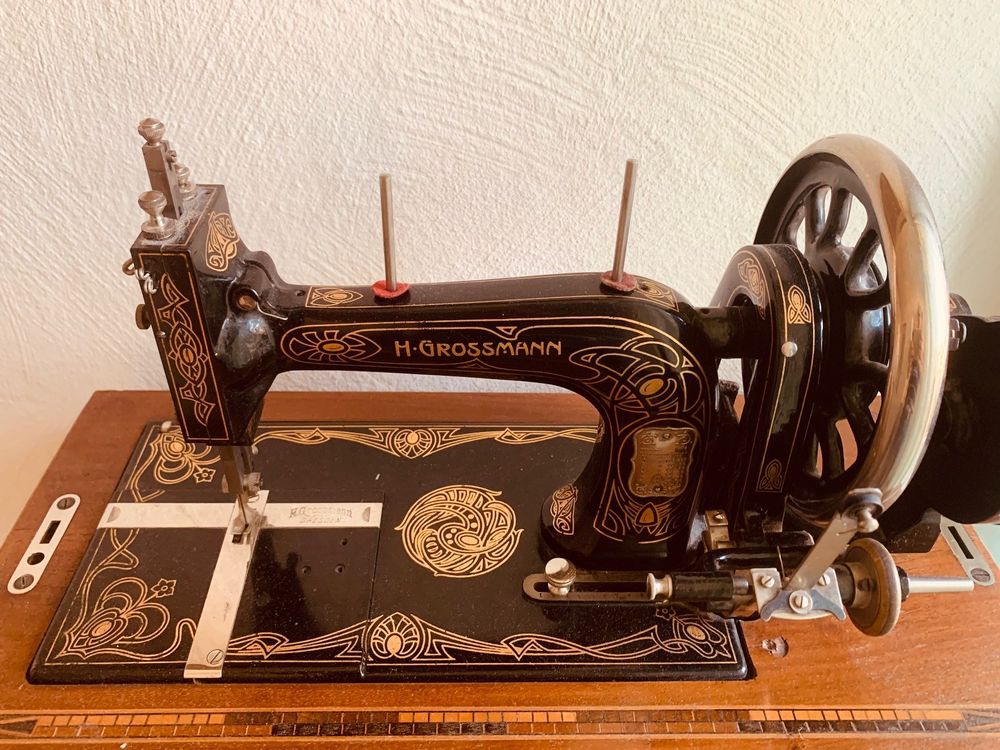 Nähmaschine Antik H. Grossmann (Gebraucht) in Wollerau für CHF 10 – mit ...