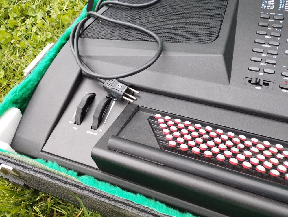 Ketron X8 SD80 Knopfgriff Keyboard ab 1.- (Gebraucht) in Villars-sur ...