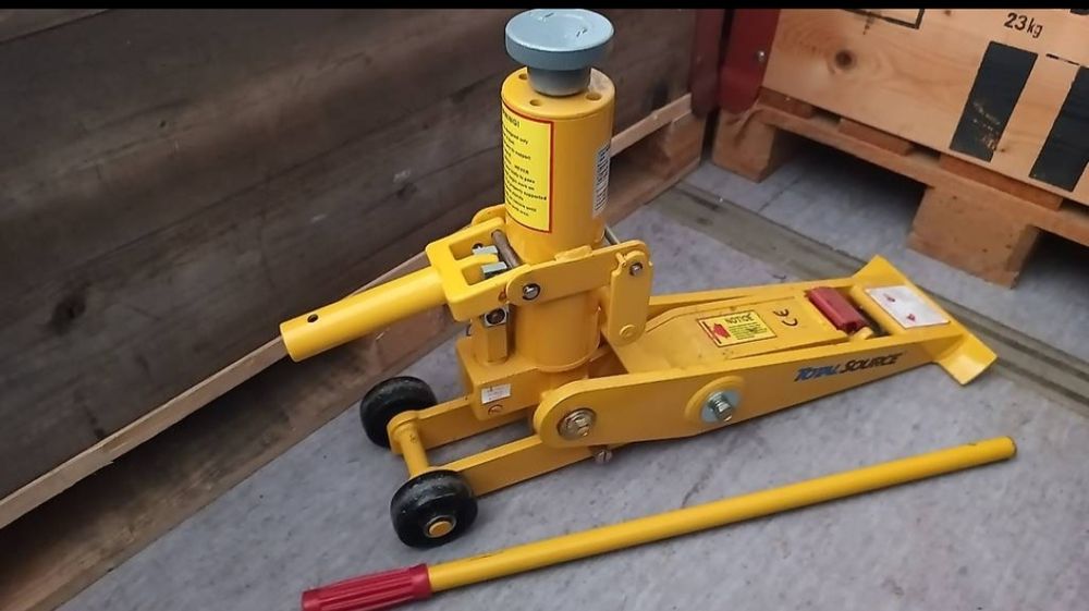Stapler Wagenheber Forklift 4 Tonnen Neuwertig (Gebraucht) in Langnau i ...
