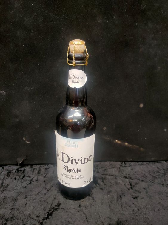 LA DIVINE (Neu (gemäss Beschreibung)) in Genève für CHF 7 – mit ...