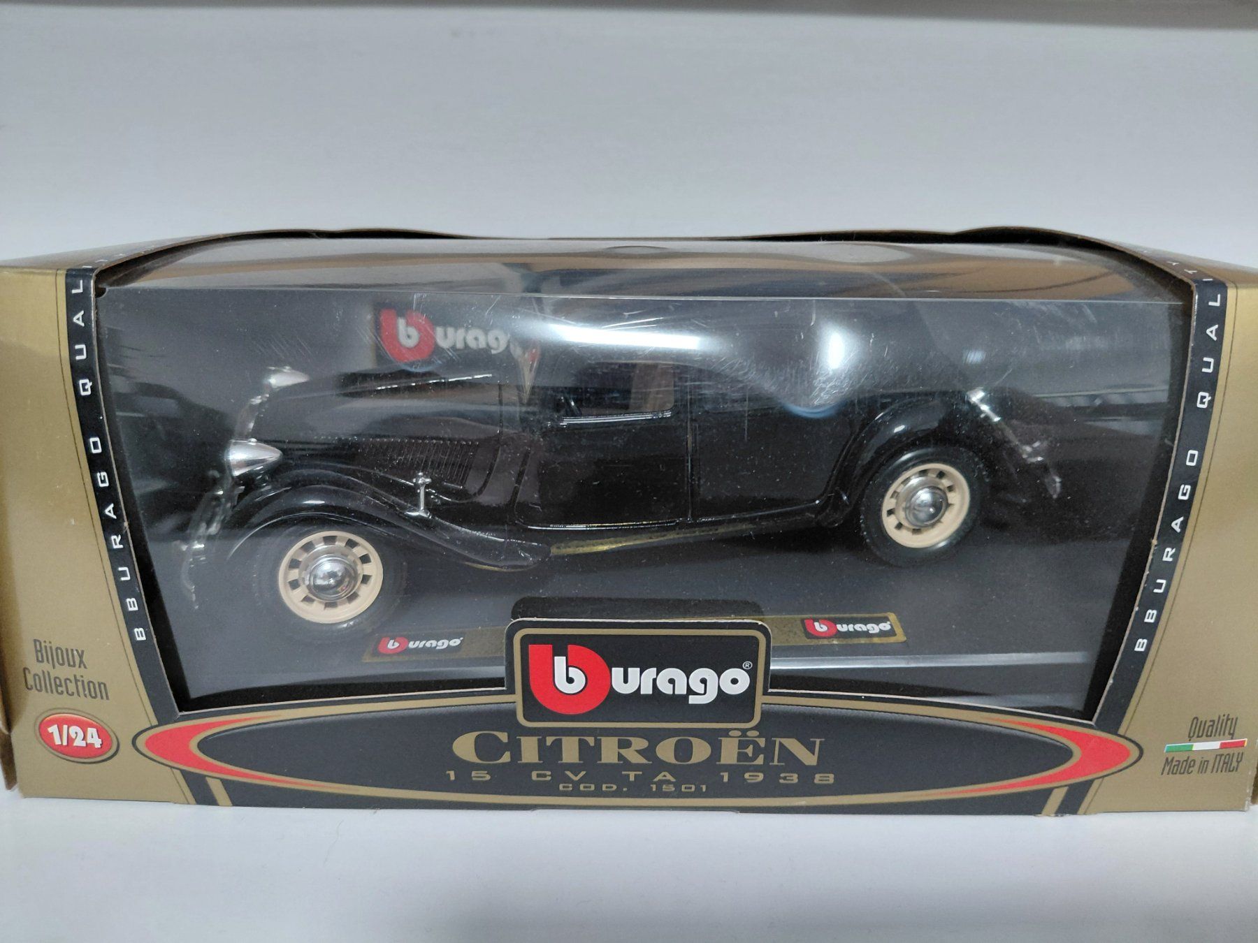 Citroën 15cv TA 1938 de Burago 1:24 (Neu und originalverpackt) in Renan ...