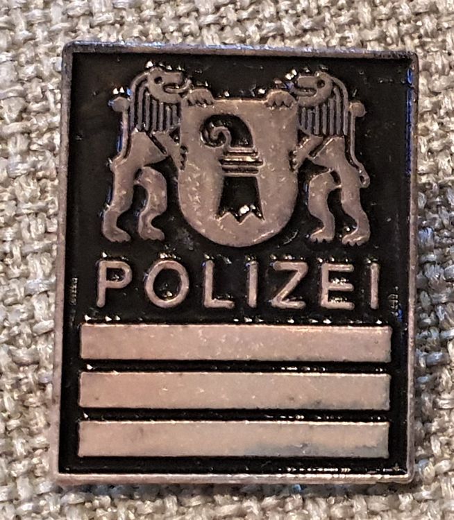 M432 - Pin Basel Basler Polizei Grad Abzeichen (Gebraucht) in Reinach BL für CHF 4.3 – mit ...