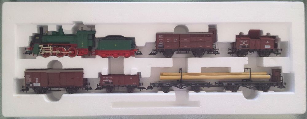Fleischmann 4883 > 8-teiliges Zugset mit C4 der K.P.E.V. (Neu (gemäss ...