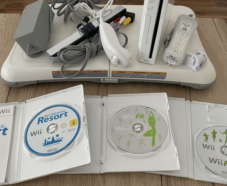 NINTENDO WII mit WII FIT BOARD (Gebraucht) in Plons für CHF 1 – mit ...