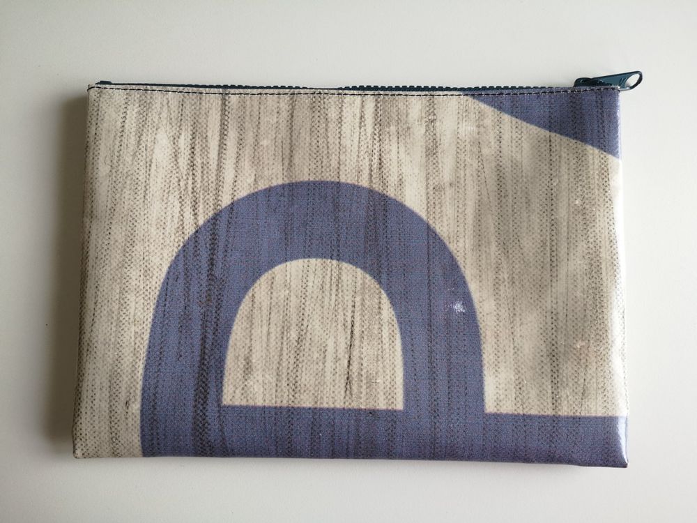 FREITAG CHUCK F07 POUCH M (Gebraucht) in Sissach für CHF 30 – mit ...