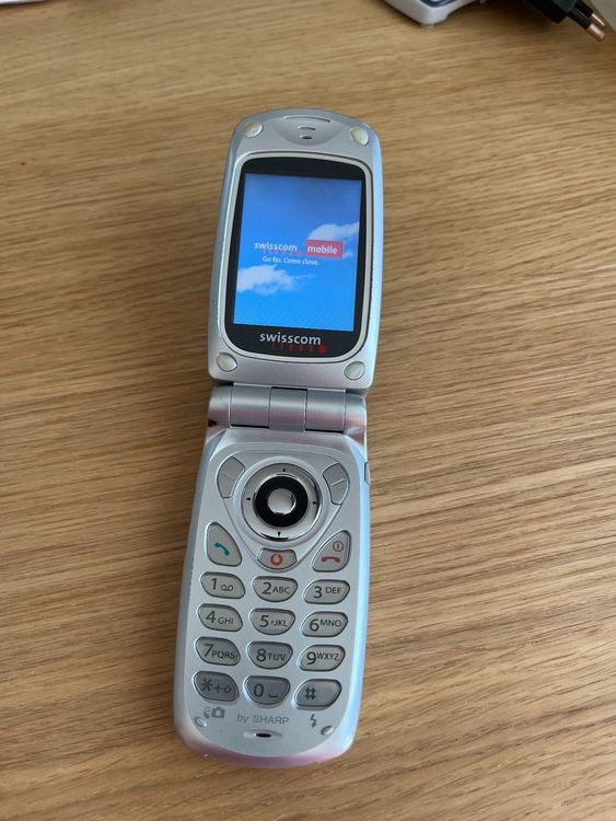 Sharp Klapphandy (Gebraucht) in Niederglatt ZH für CHF 1 – mit ...