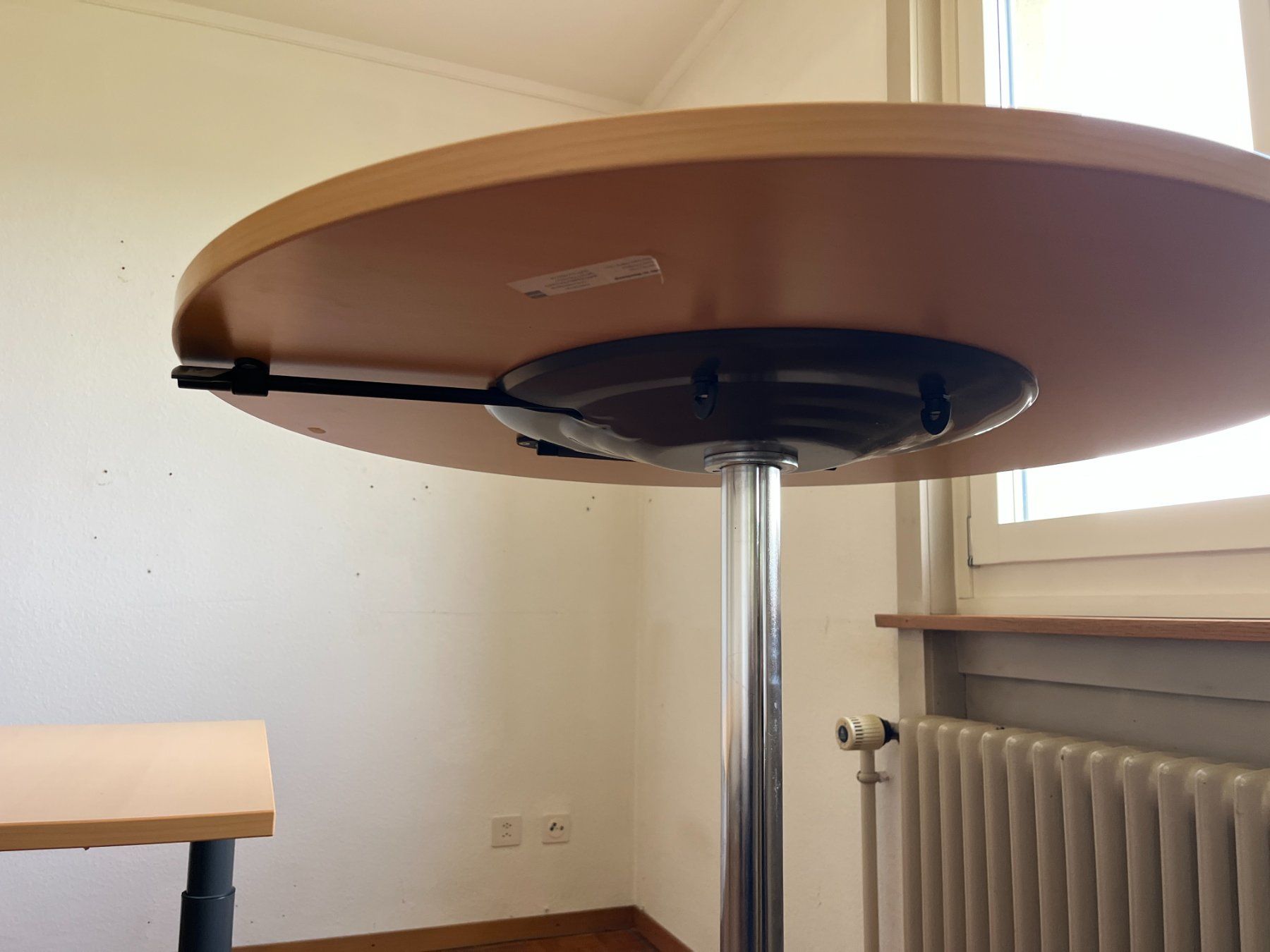 Steelcase Stehtisch höhenverstellbar auf Rollen (D'occasion) à Uster ...