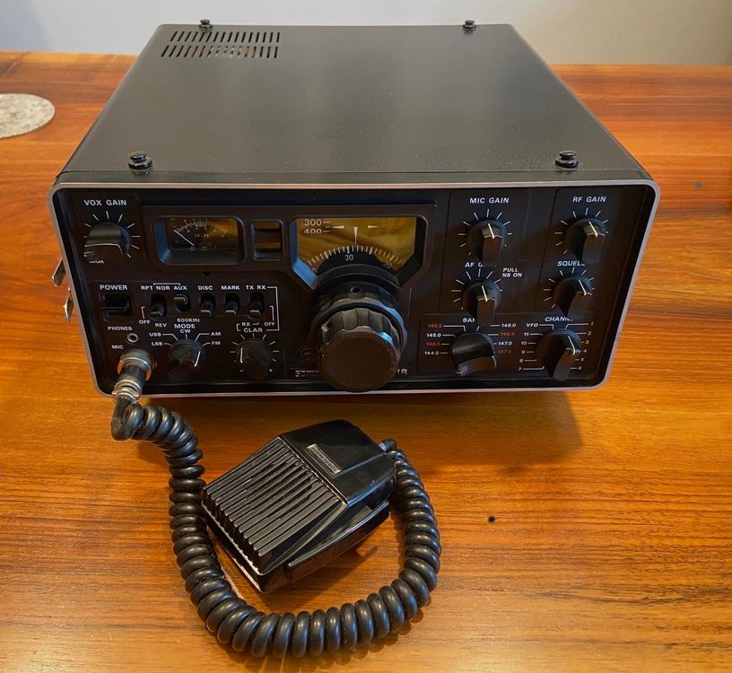 FT-221R VHF Amateurfunk TRX Sammlerstück Top-Zustand (Gebraucht) in ...