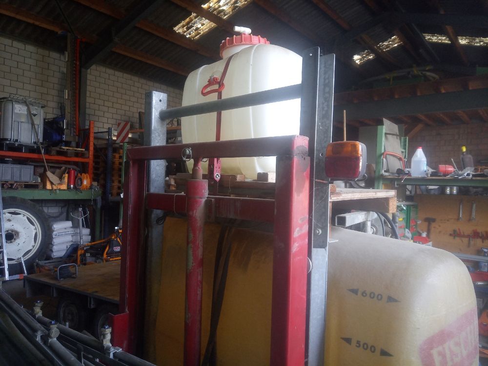 Feldspritze Fischer 600 l 12m Balken | Kaufen auf Ricardo