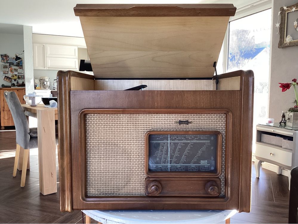 Vintage Röhren-Radio Marke Titan mit Thorens Plattenspieler (Gebraucht ...
