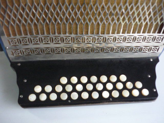 Oerli Orgel Örgeli Schweizerörgeli Handörgeli (Defekt) in Belp für CHF ...