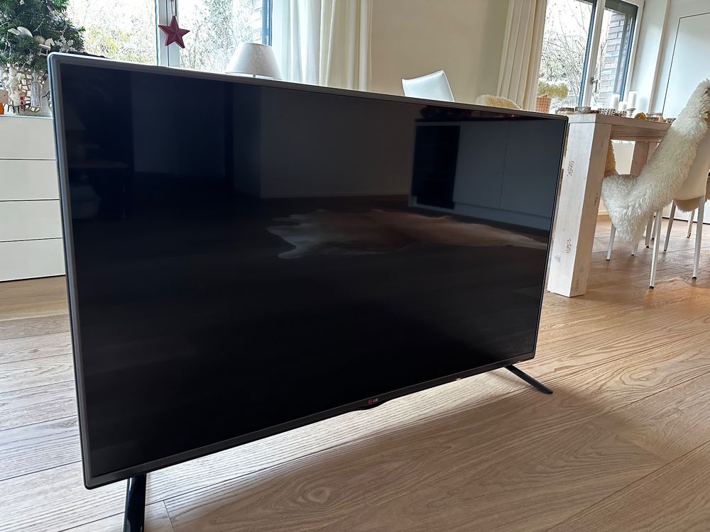 Elegantes Fernseher 49 Zoll Masse Fotos