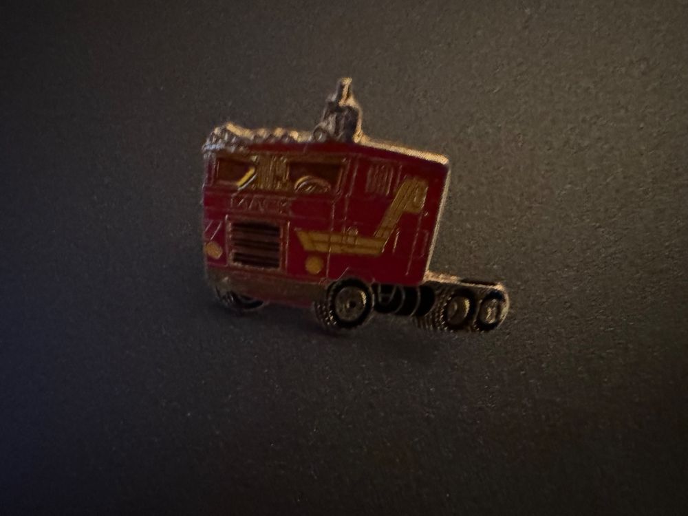 Pin Truck Auto Wagen Bus (Gebraucht) in Galgenen für CHF 2 – mit ...