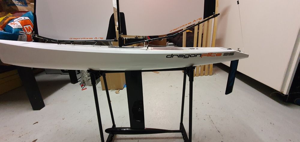 Shiffmodel Dragonflite 95 in neuwertigem Zustand (D'occasion) à Buchs ...