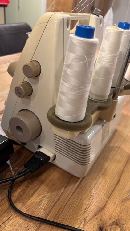 BERNINA Bernette 334DS Overlock Nähmaschine (Gebraucht) in Altstätten ...