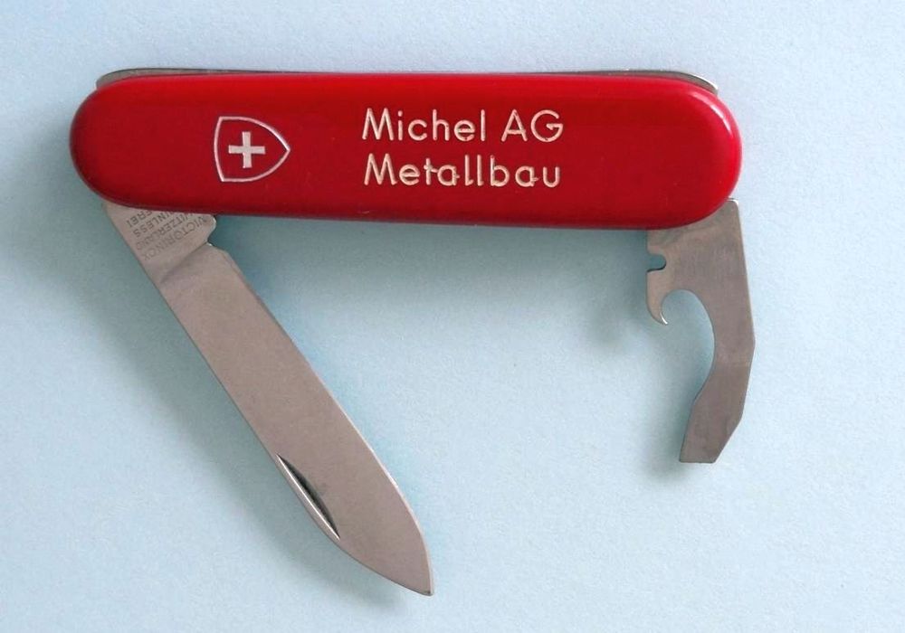 VICTORINOX Schweizer Sackmesser "Michel AG Metallbau", rot (Gebraucht) in Zuzwil SG für CHF 7 ...