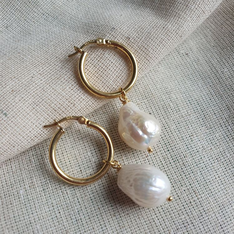 Creolen mit Perlen (Neu und originalverpackt) in Zürich für CHF 25 – mit Lieferung auf Ricardo ...