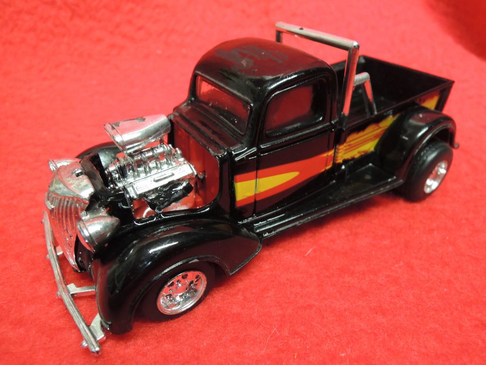 Modellauto-Pickup im coolen Hot-Rod-Stil 1 / 32 | Kaufen auf Ricardo