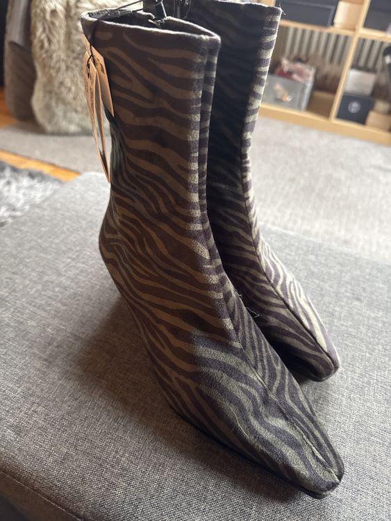 Stiefeletten Zara Neu (38) (Neu und originalverpackt) in Vezia für CHF 25 – mit Lieferung auf ...