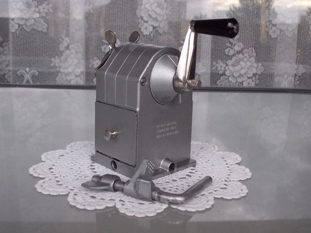 Original Caran D`Ache Spitzer 455 Spitzmaschine + Halterung (Gebraucht) in Ostermundigen für CHF ...